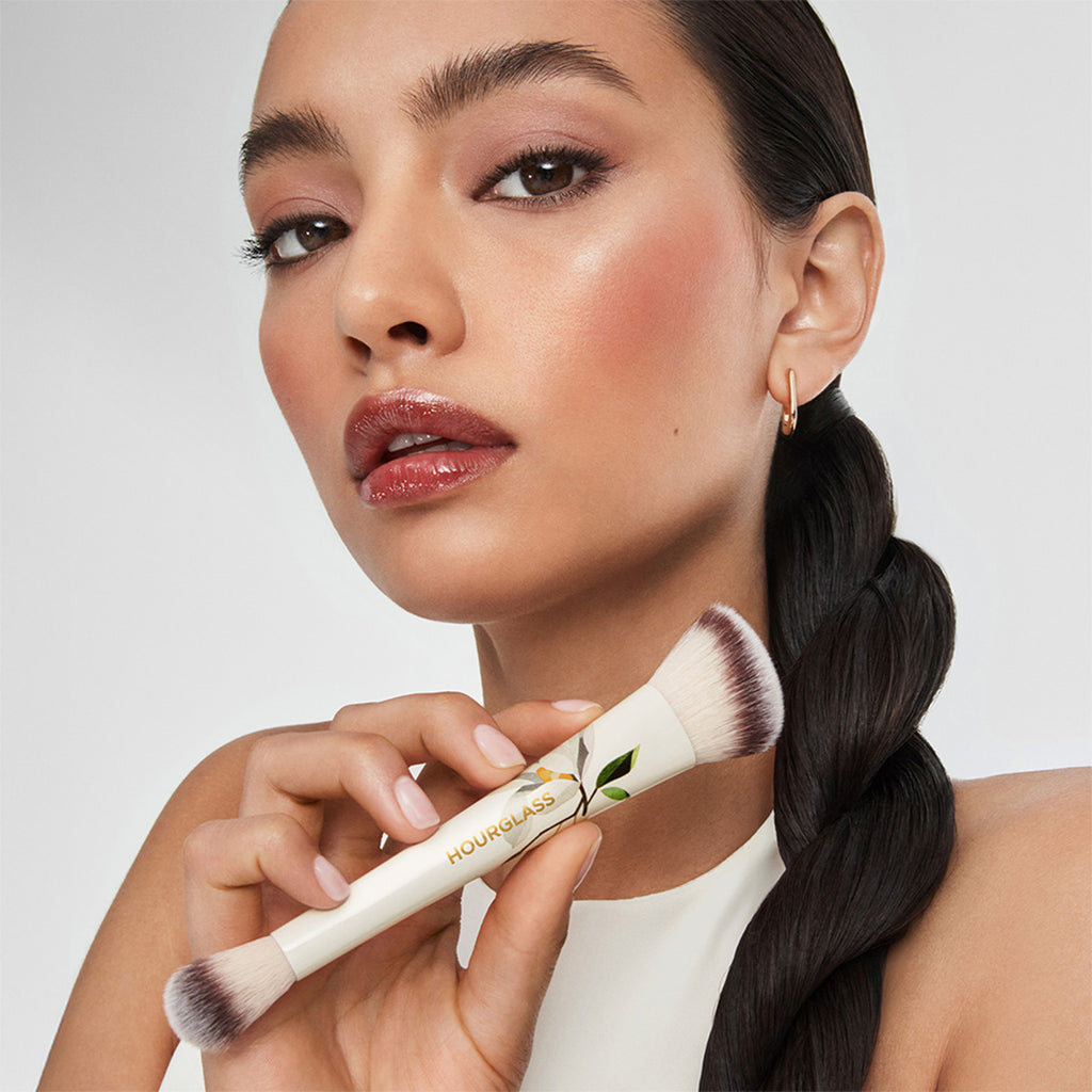 Ambient Lighting Edit Brush II – Hourglass Cosmetics UK